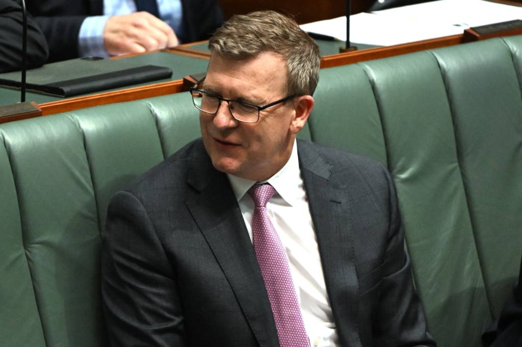 Ministers responsible for robodebt probably won't resign their posts