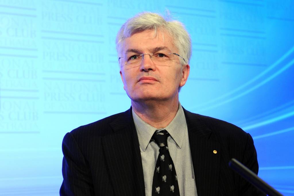 Glyn Davis outlines hybrid government era