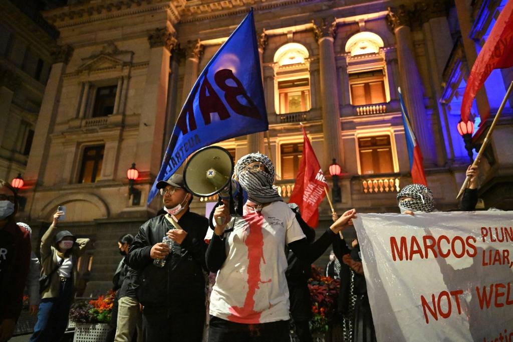 Protestors accuse ASEAN of ignoring Marcos' human rights abuses