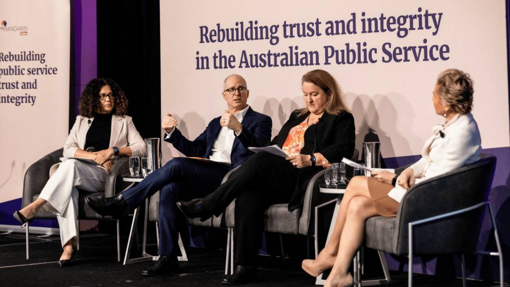 Top Victorian official John Bradley bows out
