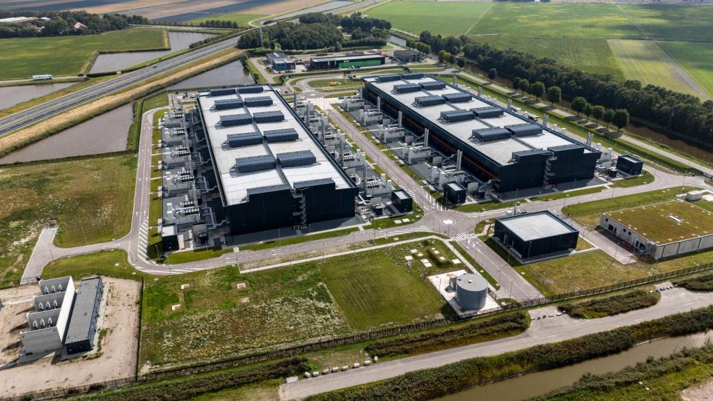 Ratings agency Fitch warns on Australia’s AI data centre power consumption